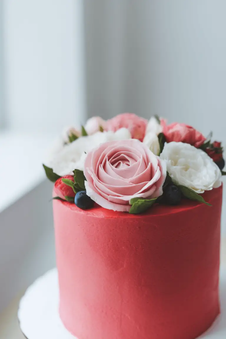 27 Elegant & Unique Red Velvet Cake Design Ideas